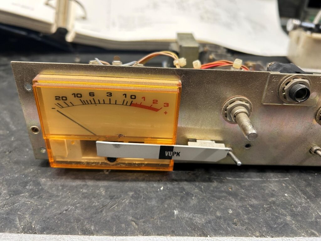 Instructions to replace the Ampex ATR 100/102 VU meter scales